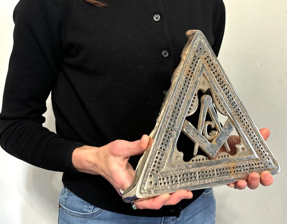 Antique Vtg Cast Metal Cribbage Board Triangular Free Mason Masonic ...