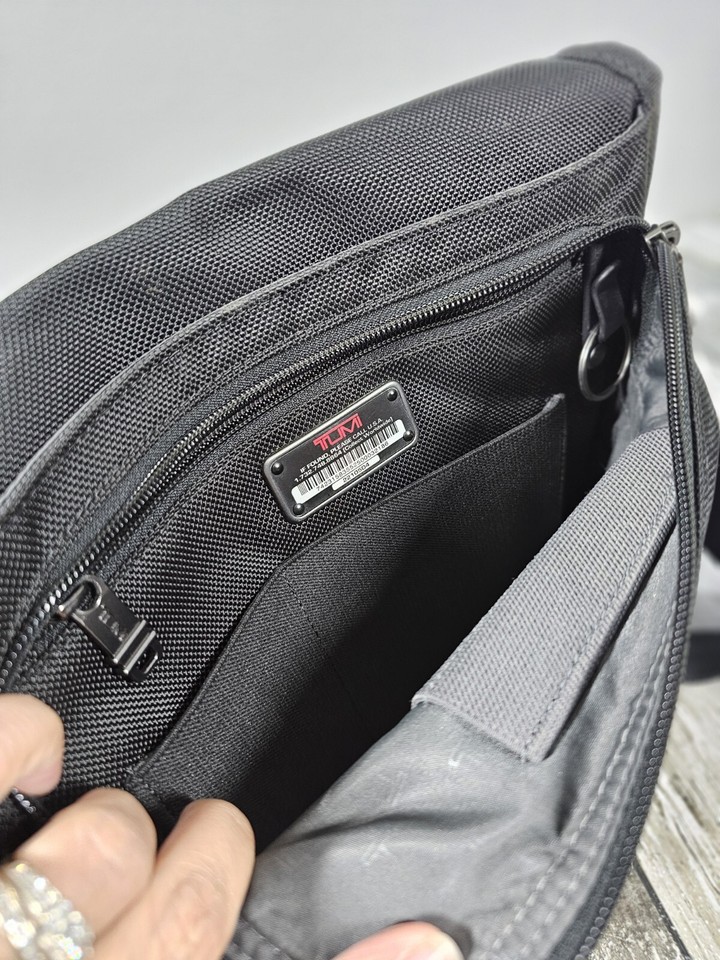Tumi Men’s Messenger Crossbody Black Nylon Shoulder Bag Ballistic Flap ...