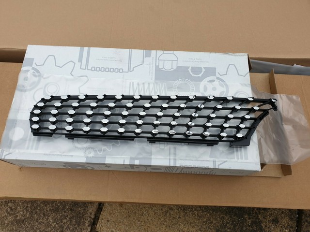 Mercedes-Benz C-class W205 Front Right Grille A2058882060 Genuine for ...