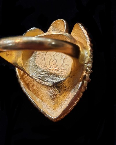 Elizabeth Taylor Avon Egyptian REVIVAL 1993 RING Signed Book Piece ...