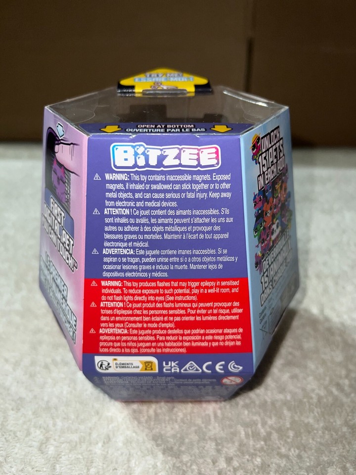 BITZEE INTERACTIVE TOY DIGITAL PET YOU CAN TOUCH WITH 15 PETS INSIDE ...