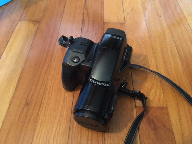 Olympus IS-1 35mm SLR Film Camera with 35-135mm Zoom, Vivatar Case, & 4 ...