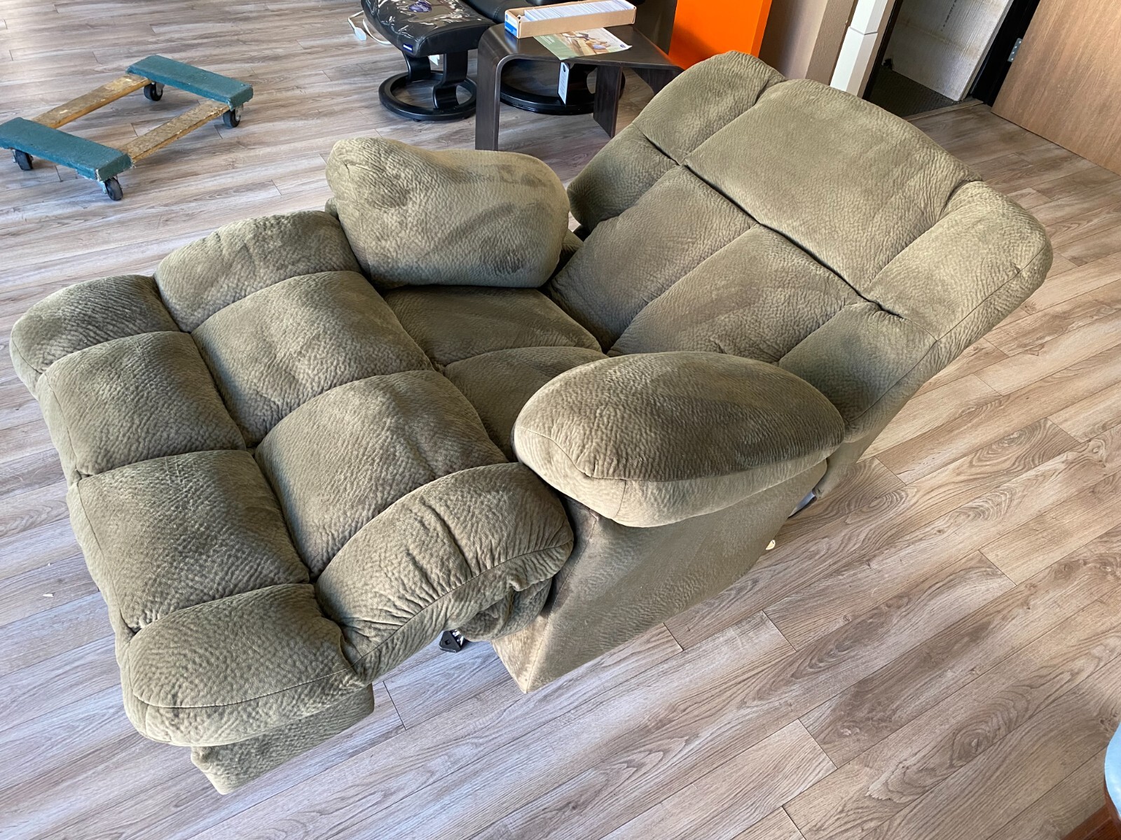 Catnapper Cloud 12 Manual Lay Flat Chaise Rocker Recliner - Sage Green ...