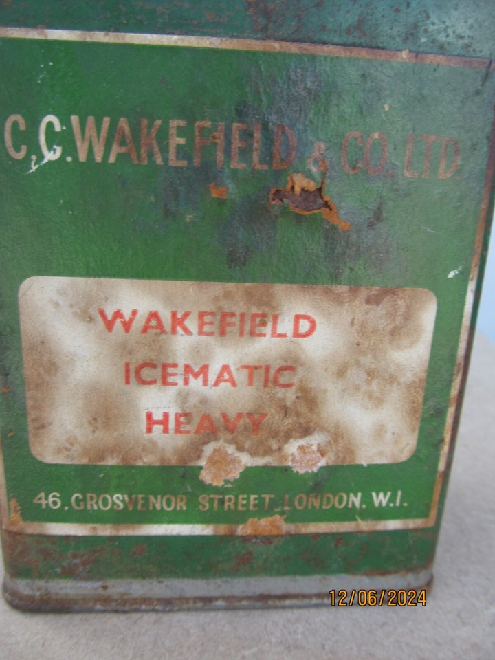 VINTAGE, CASTROL 1950s C.C WAKEFIELD CO. LTD ICEMATIC HEAVY OIL CAN ...