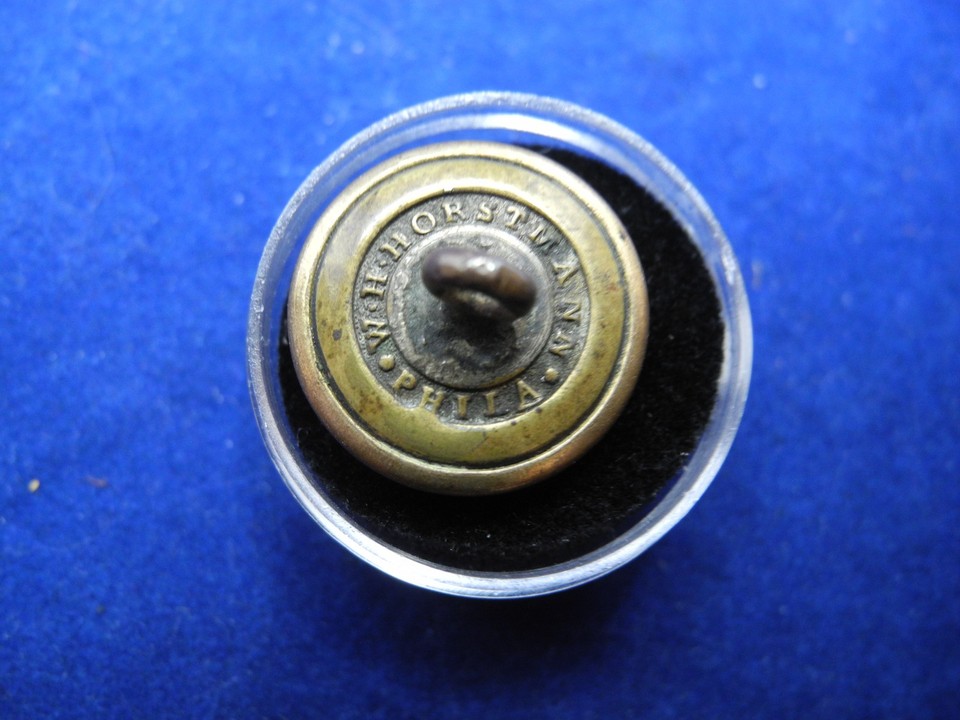 1842-1861 Rifleman "R" Eagle Officer's Coat Button, Horstmann ...