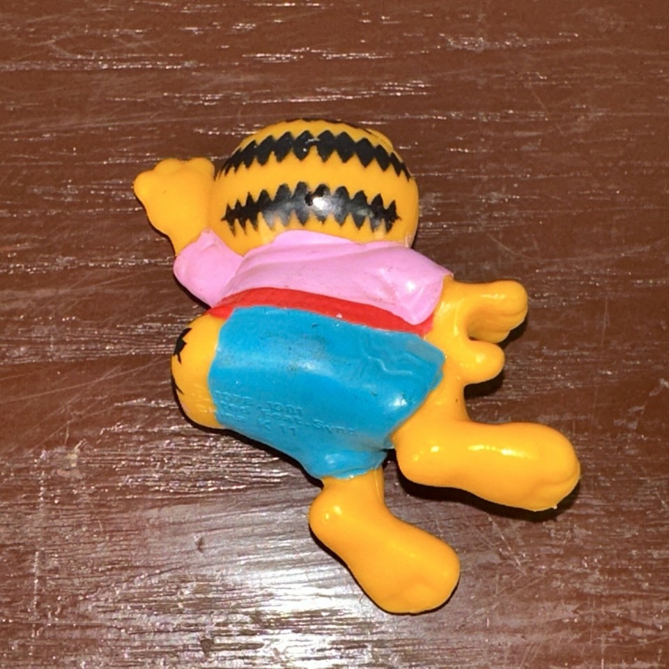 Vintage 1981 Garfield The Cat Classic PVC Figure Waving Wave Shelf ...