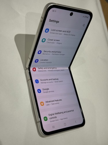 Samsung Galaxy Z Flip 3 5G SM-F711B - 128GB - Cream (Unlocked) - Half ...