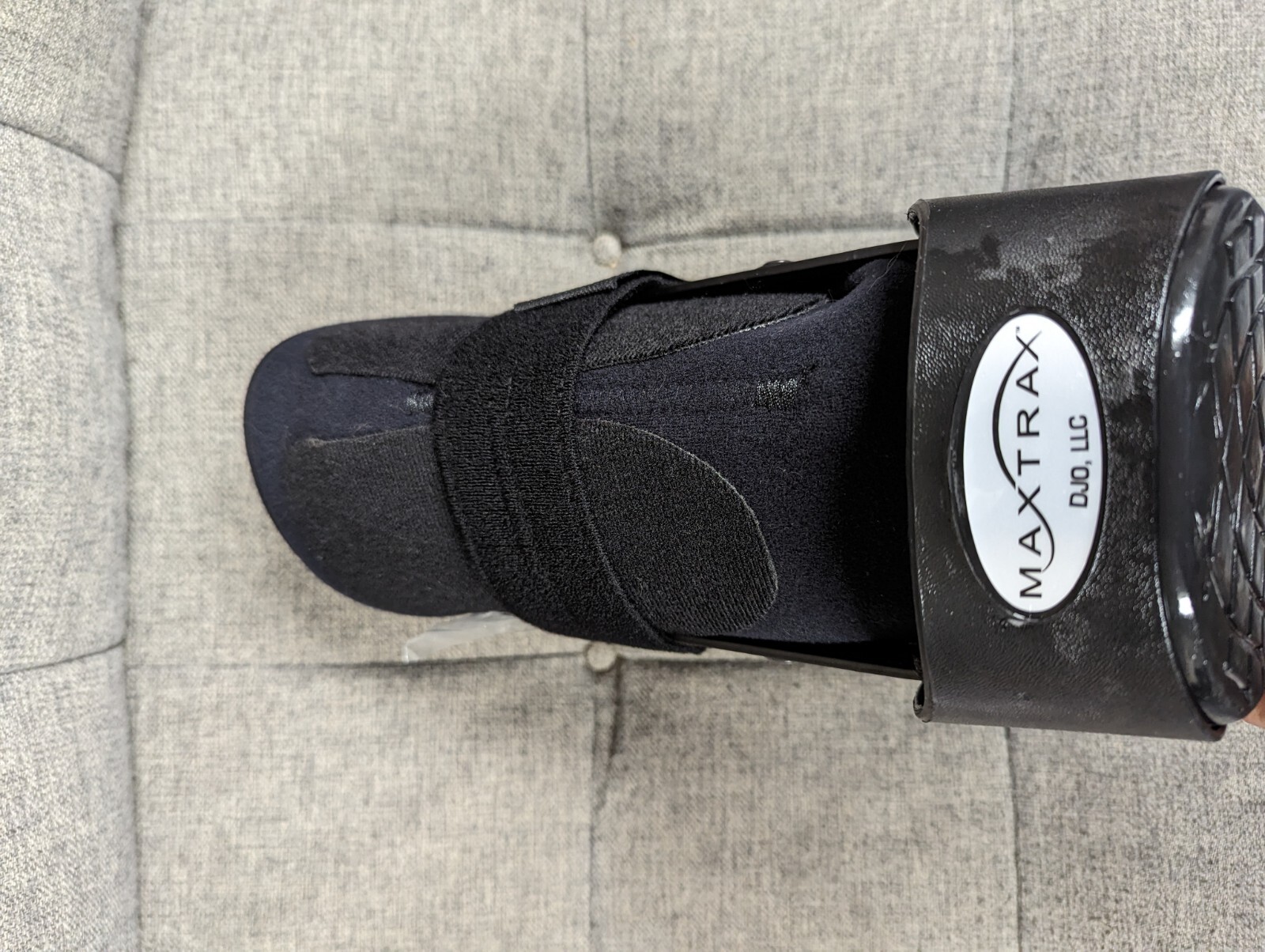 Donjoy Maxtrax Ankle Walker Walking Boot ADULT SIZE MED | eBay