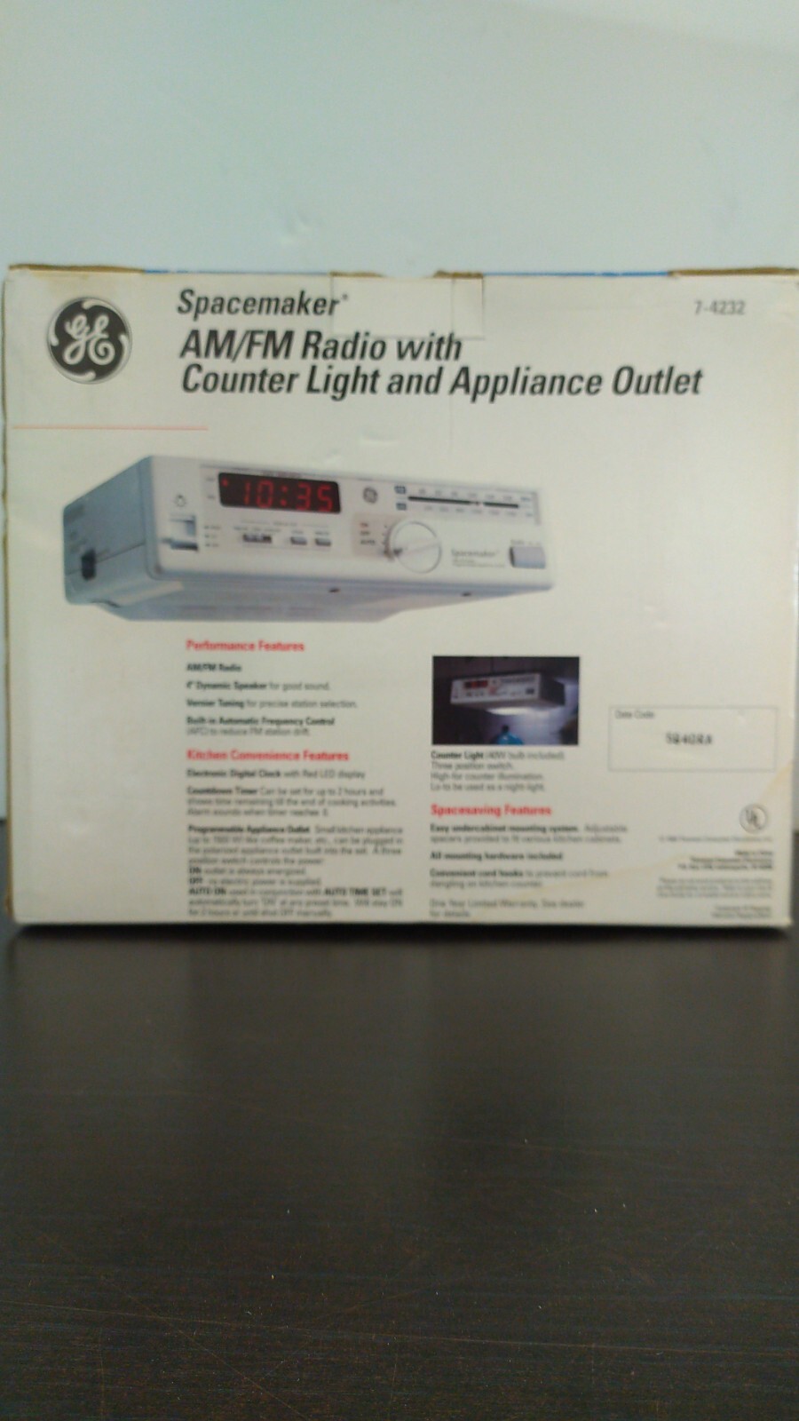 GE Spacemaker Am FM Radio 7-4232 With Counter Light and Appliance ...
