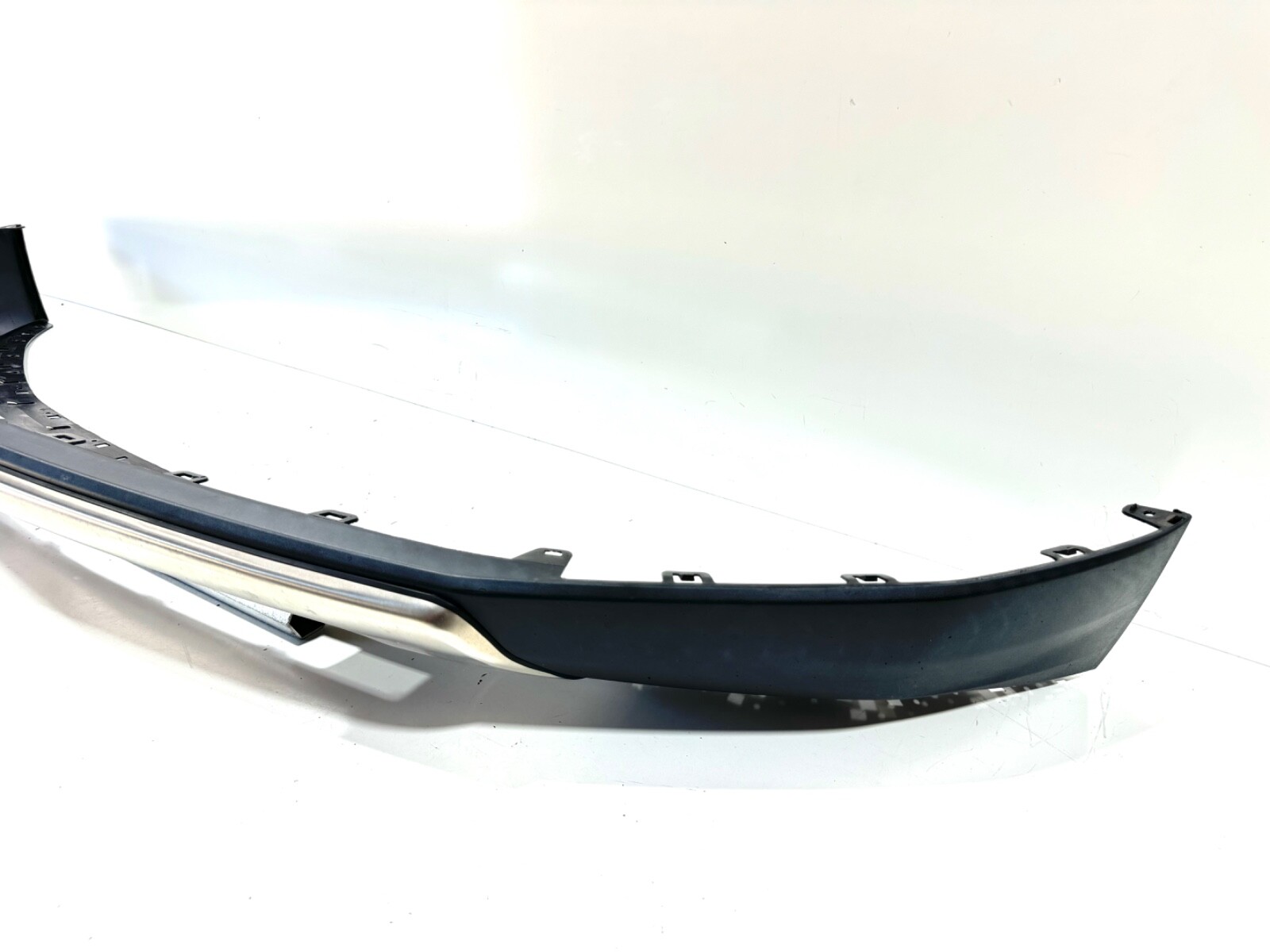 2017 2018 Cadillac XT5 Front bumper lower valance 84159104 “ NO ...