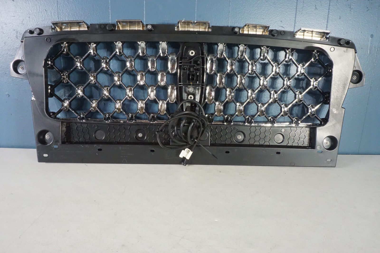 2020-2021-2022 LINCOLN AVIATOR FRONT GRILLE W/CAMERA, BLUE LIT EMBLEM ...