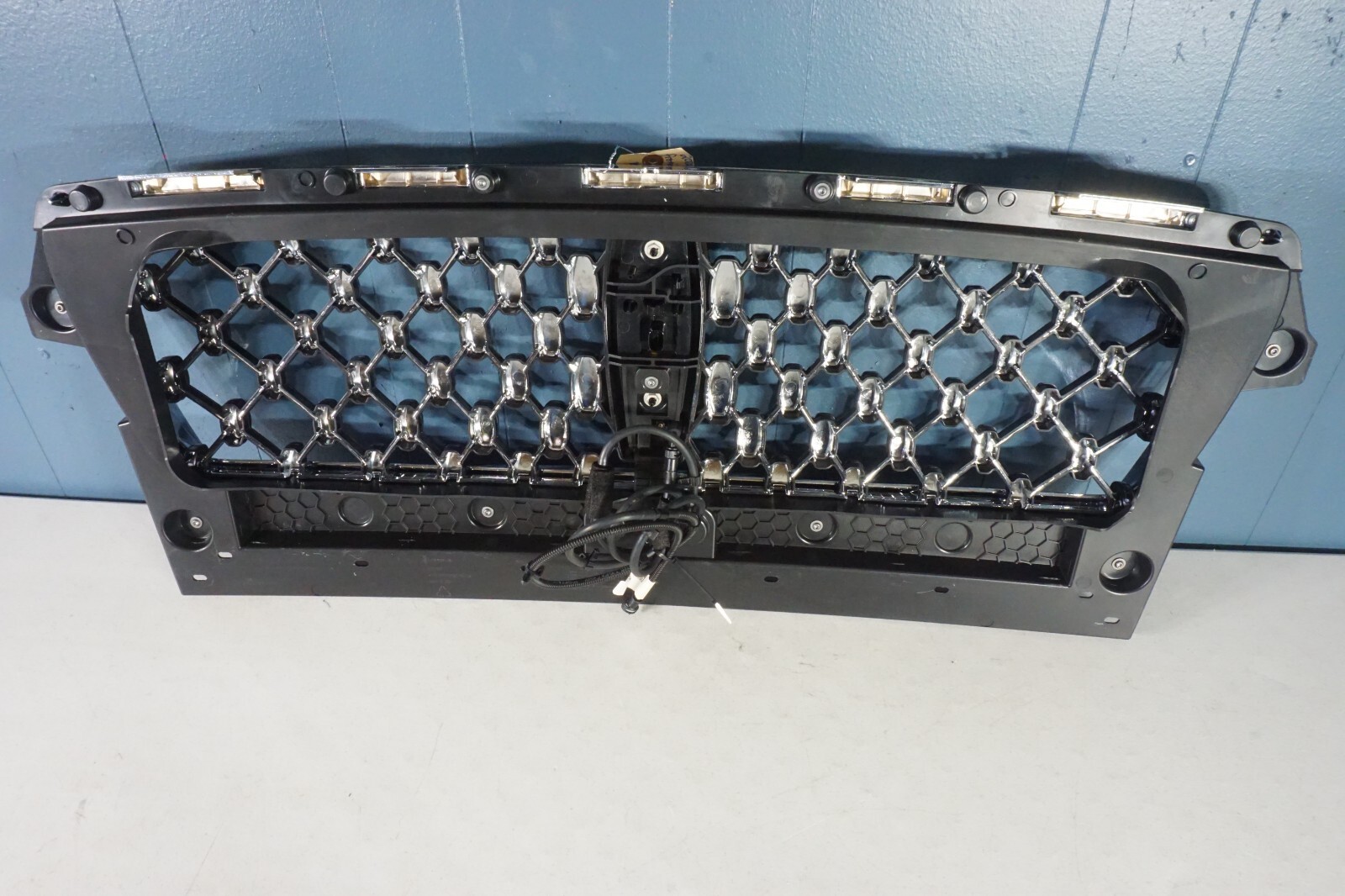 2020-2021-2022 LINCOLN AVIATOR FRONT GRILLE W/CAMERA, BLUE LIT EMBLEM ...