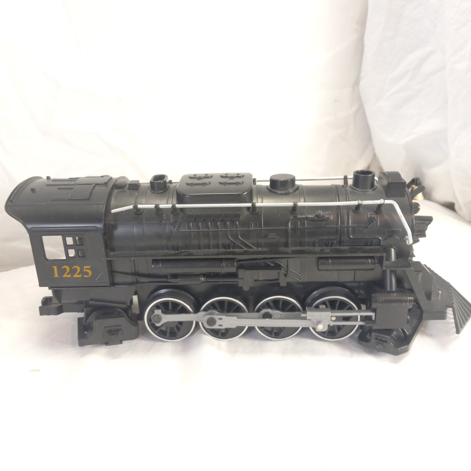 Lionel Trains The Polar Express Engine 1225 Black 711795 Locomotive ...