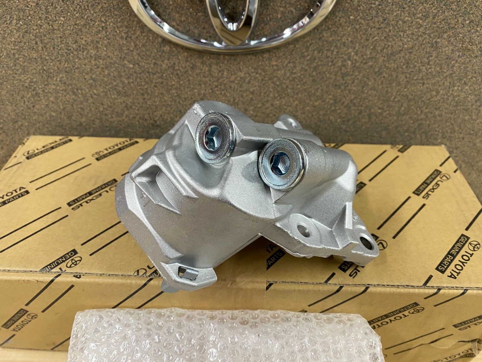 TOYOTA OIL FILTER HOUSING BRACKET GENUINE NEW OEM PART# 1560937041 | eBay