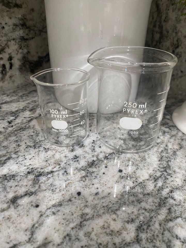Vintage 1980s Pyrex Corning graduated beakers measuring cups 250 and ...