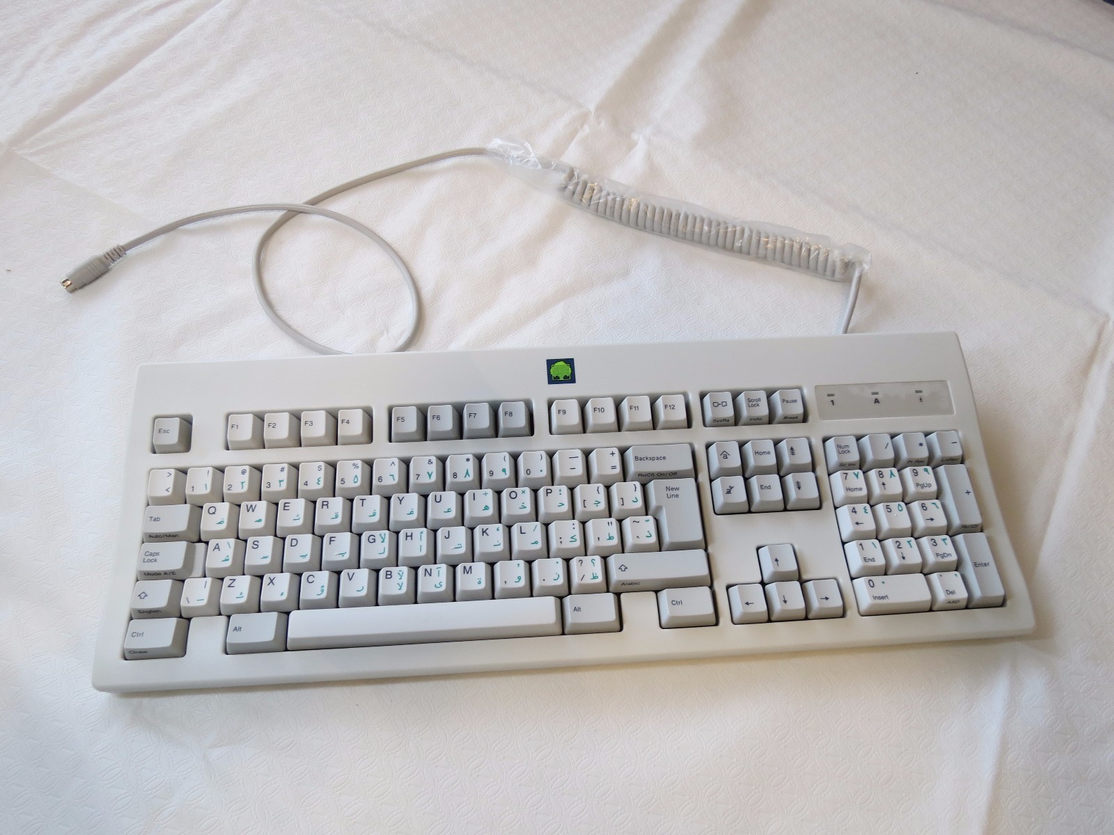 Can anyone give me some info on this Vintage Keyboard? : r/keyboards