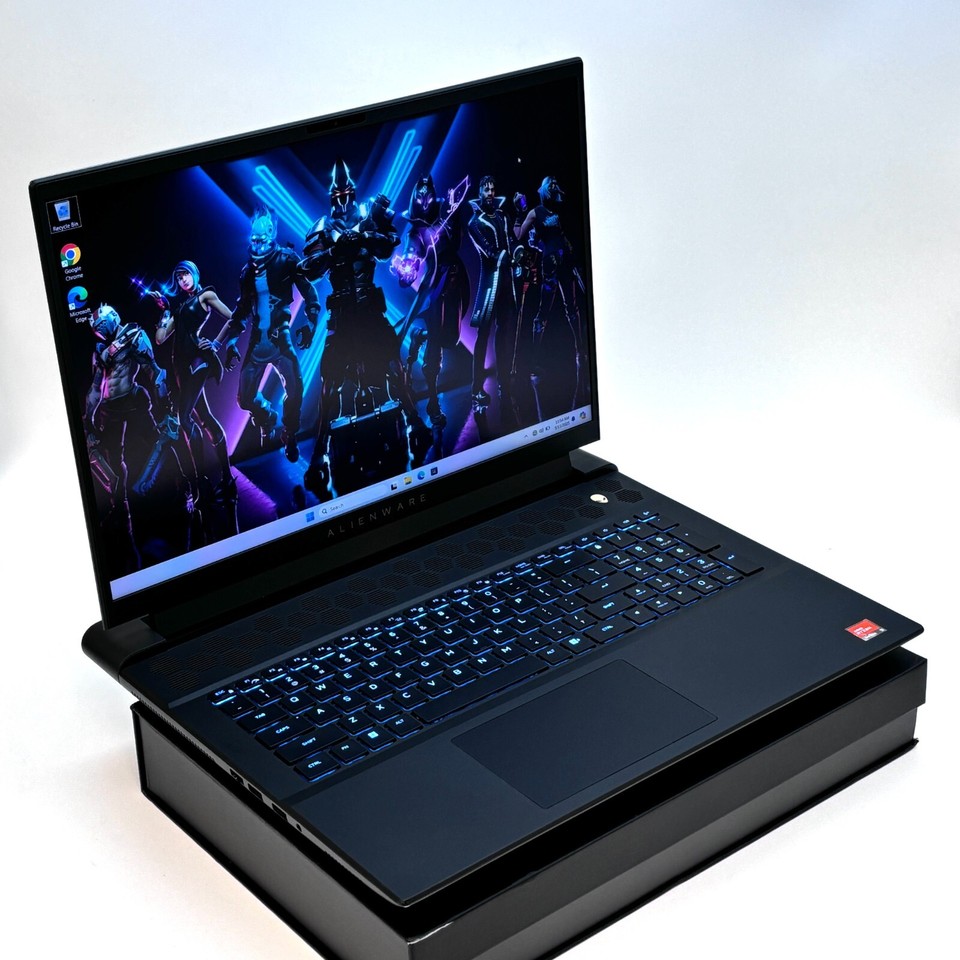 Alienware M18 R1 AMD 18" FHD+ RYZEN 9 7945HX 32GB RAM 1TB SSD RTX 4070 ...