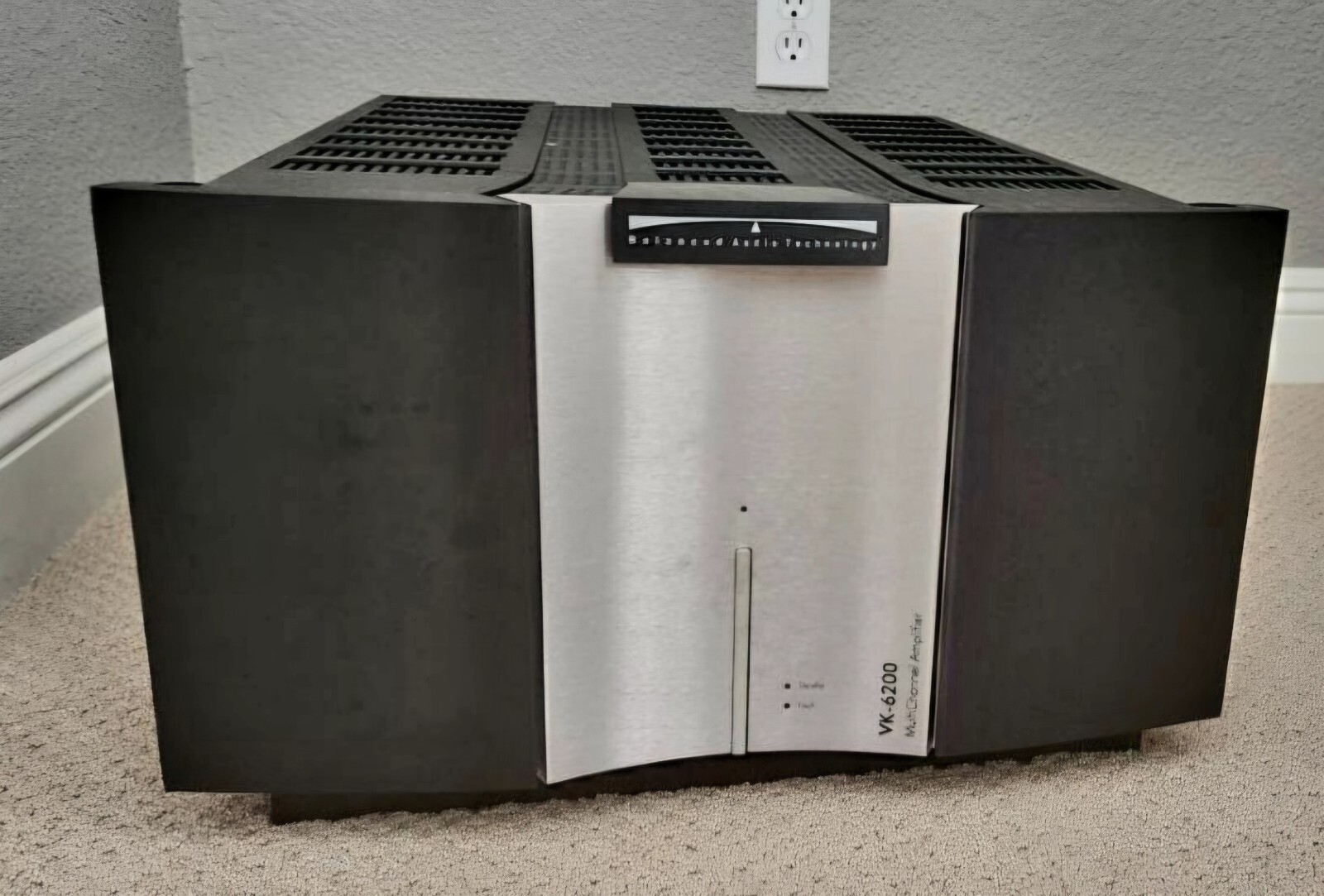 BAT Balanced Audio Technology VK-6200, Two Channel Power Amplifier ...