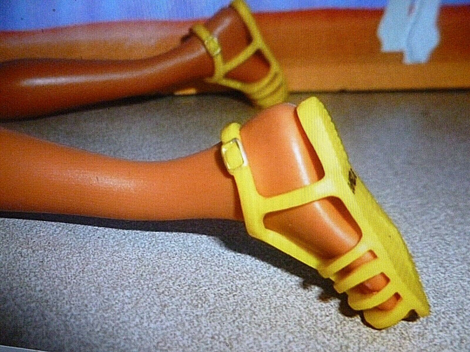 BARBIE BIG FEET DOLL SIZE DOLLHOUSE ACCESSORIES - SHOES / SANDALS | eBay