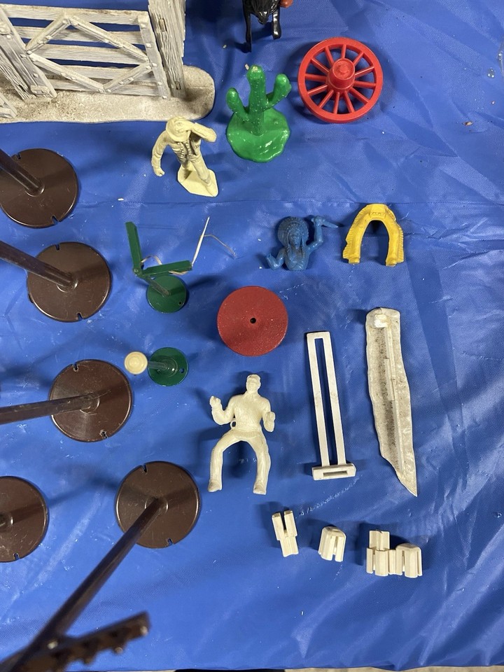 Vintage Roy Roger’s Double R Bar Ranch Play set (Used/ As Is) | eBay