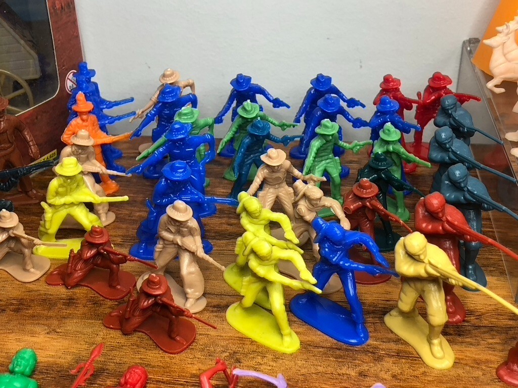 Vintage Western Cowboys, Indians, Vikings, Knights, & Ho Scale Figure ...
