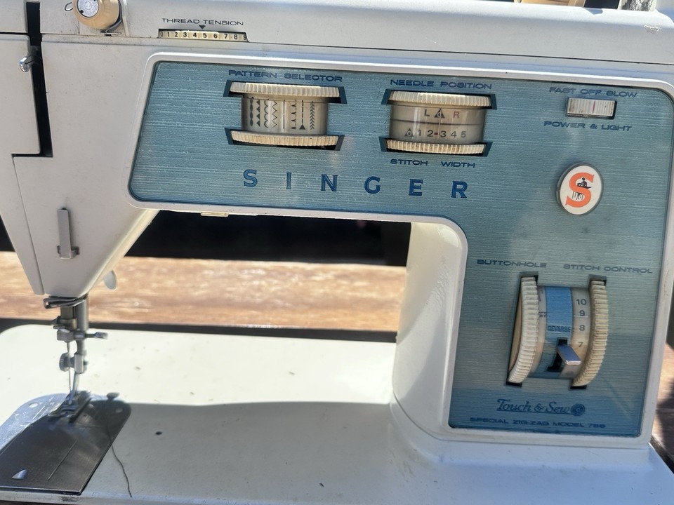 VTG Singer Golden Touch & Sew Deluxe Zig Zag Model 750 Sewing Machine W ...