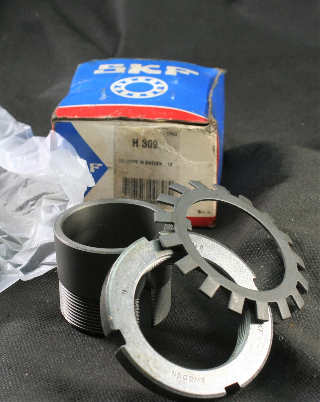 One (1) SKF H309 Adaptor Sleeve w KM Nut and MB Lock Washer 40MM Bore ...