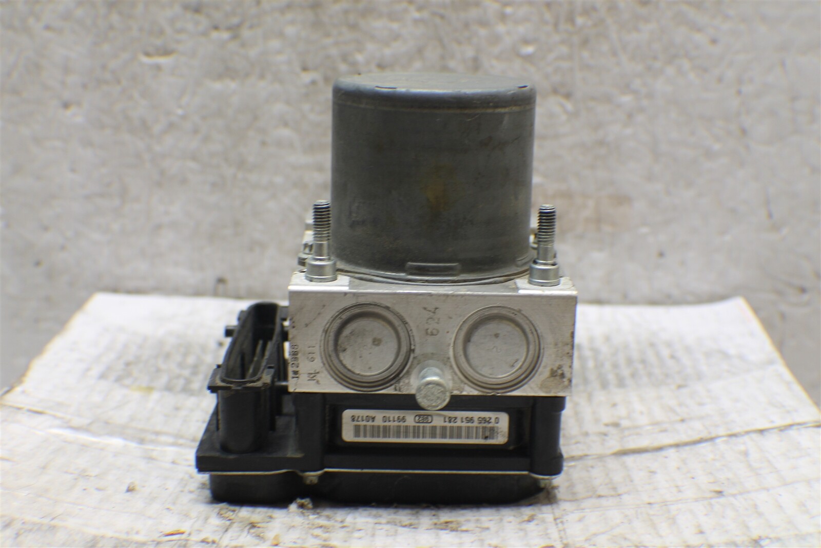 2010-2011 Honda CR-V ABS Anti Lock Pump Control 57110SXTA620M1 Module ...