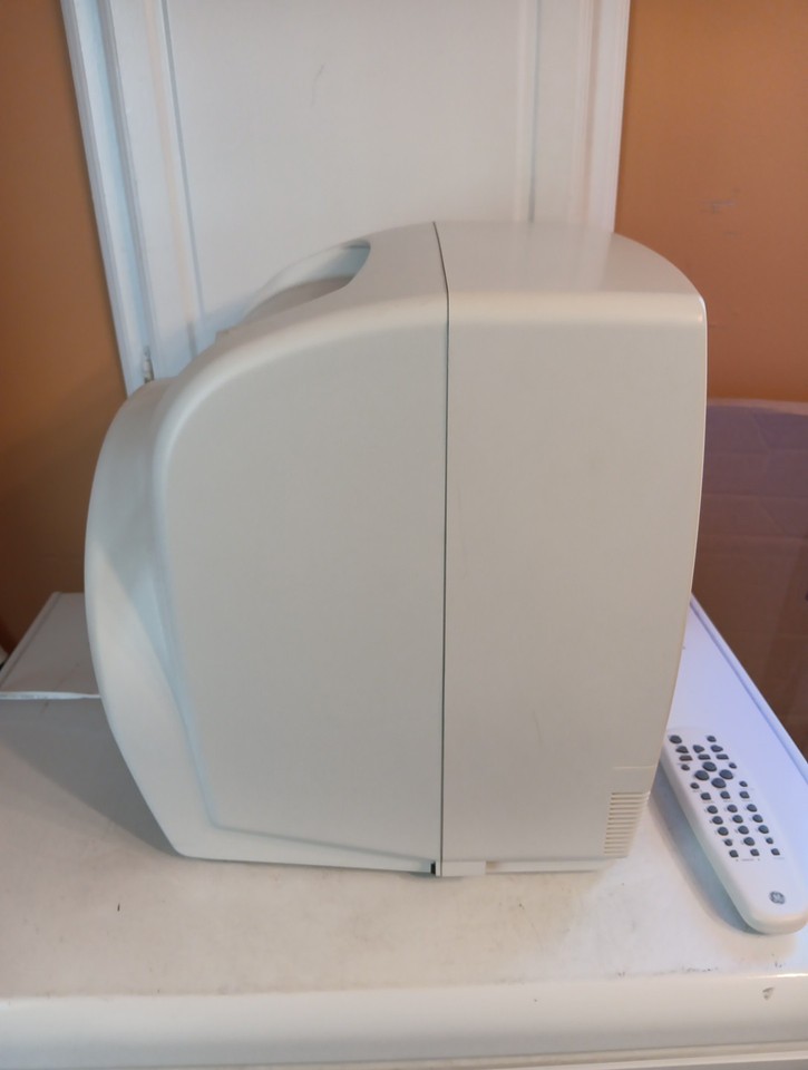 GE Spacemaker 13TVR70 13" With REMOTE CRT TV/VCR Combo Retro Gaming ...