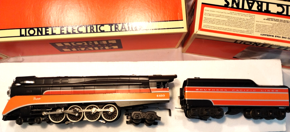 Lionel Southern Pacific GS-2 Daylight 4-8-4 Locomotive & Tender 6-18007 ...