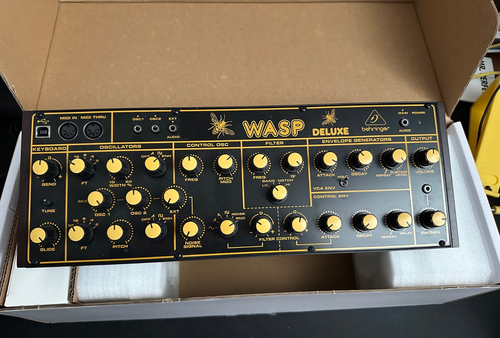 Behringer Wasp Deluxe Hybrid Synthesizer 4033653031547 | eBay UK