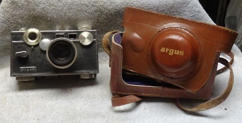 ** Vintage - ARGUS 35mm CAMERA with Original LEATHER CASE - USED as ...