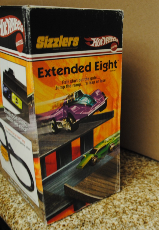 Hot Wheels SIZZLERS EXTENDED EIGHT Track Race Car Set FIGURE 8 & RAMP ...