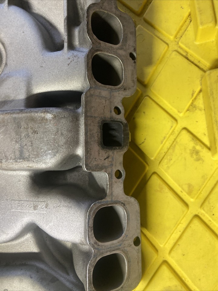 BBC CHEVY HOLLEY STREET DOMINATOR INTAKE 701R-46B Big Oval Dominator ...