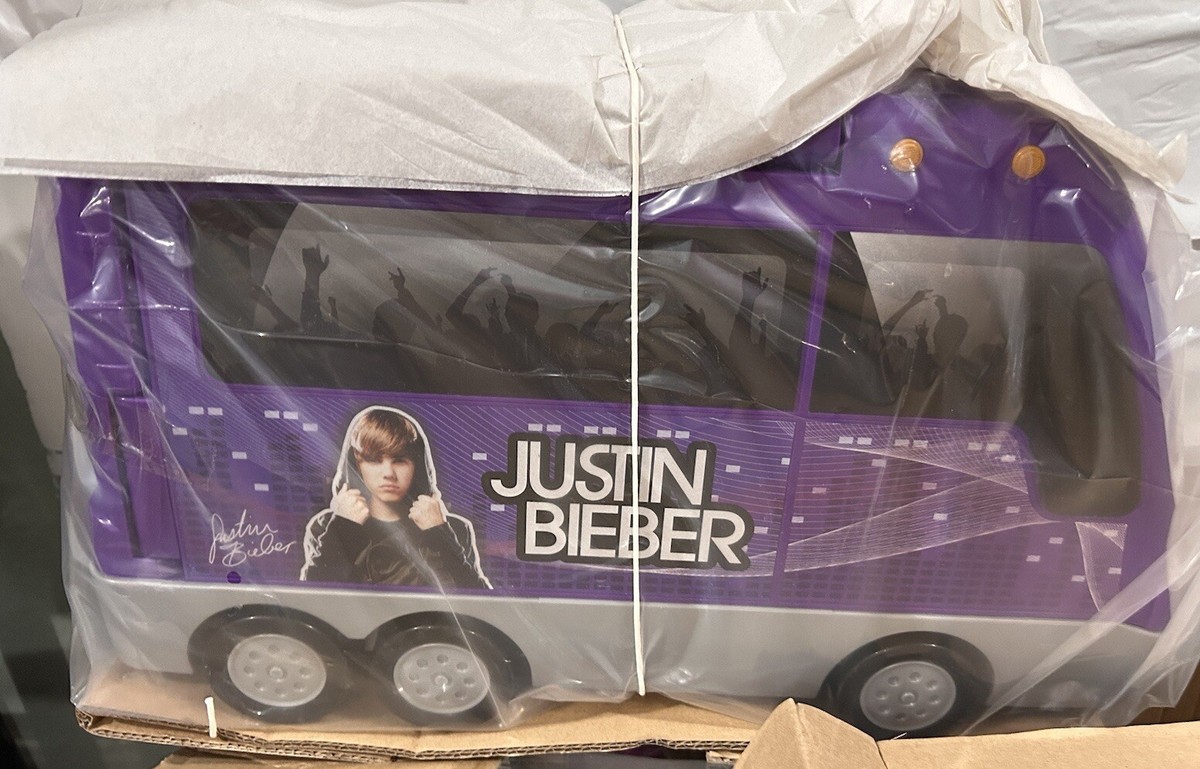 Justin Bieber Tour Bus Bedroom Justin Bieber 2011 Tour Bus Playset