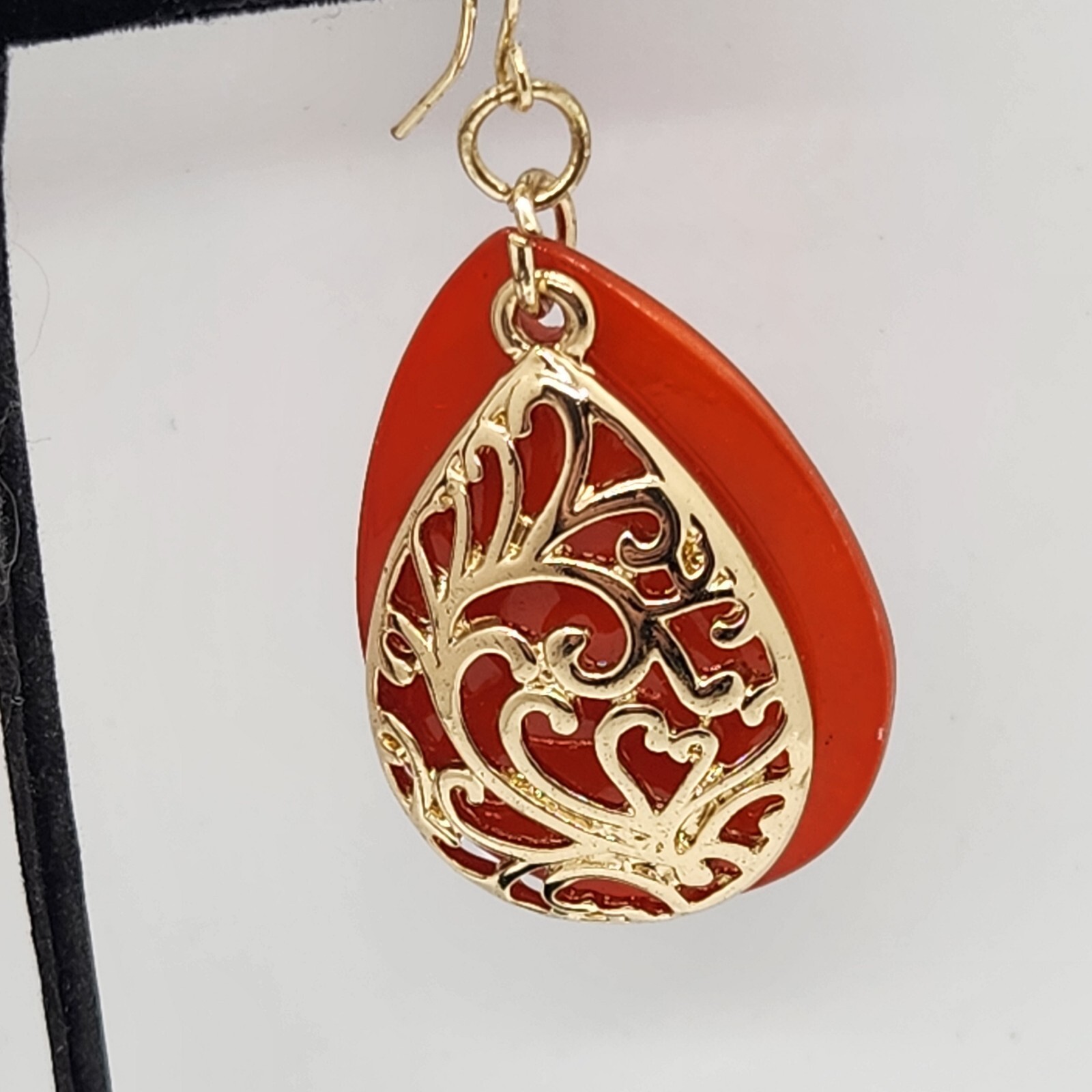 2" Long Red-Orange Dyed MOP Mother Of Pearl Gold Tone Dangle Earrings ...