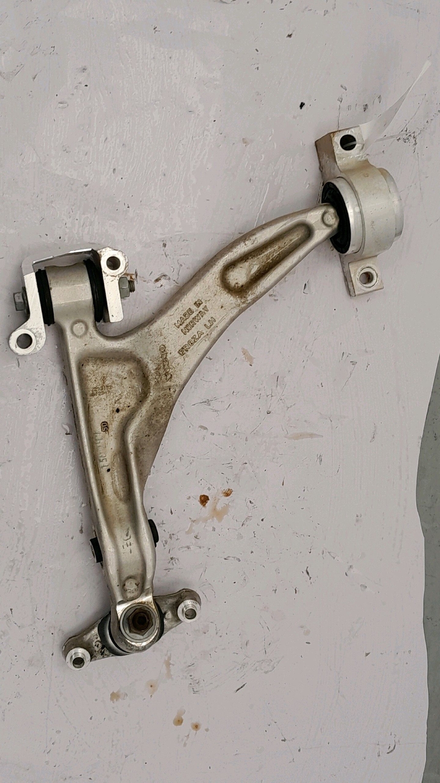 32298153 BRAZO SUSPENSION INFERIOR DELANTERO IZQUIERDO / KB7W28550 ...