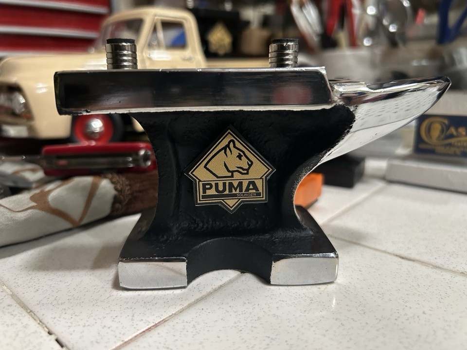PUMA Horn Anvil Knife Display Magnet Holder 2Lb No Knife | eBay