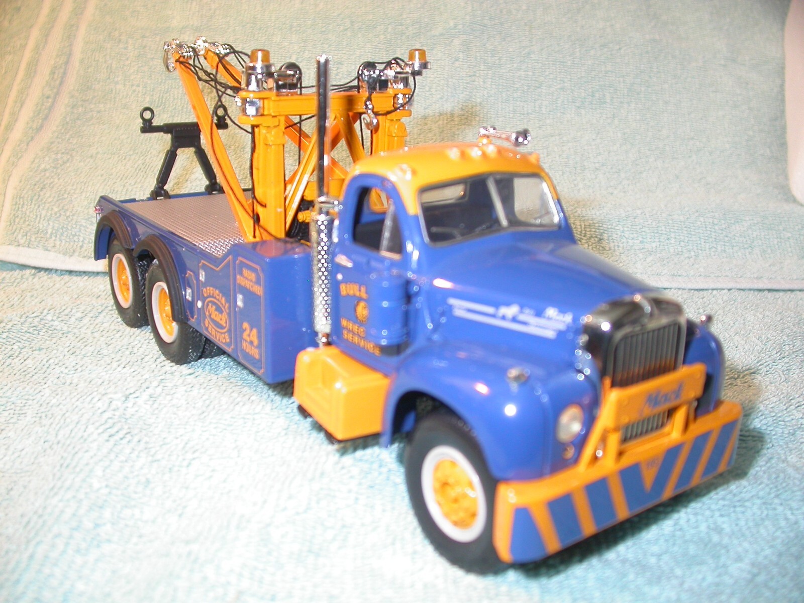 First Gear Mack Hauling Series No 103 1960 B-61 Tow Truck 19-2241 ...