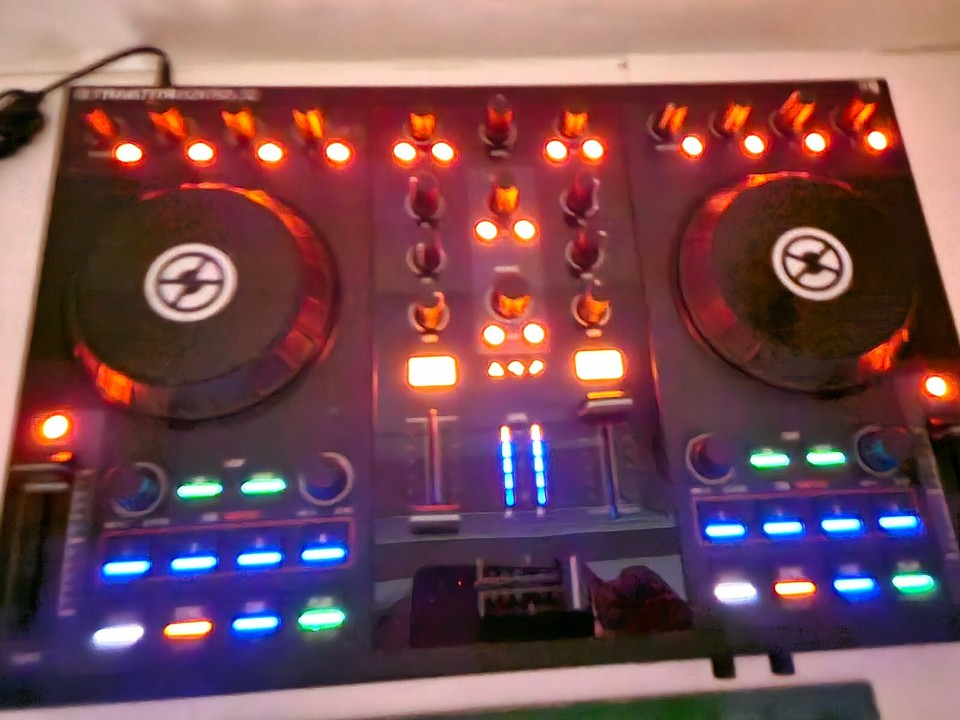 Native Instruments TRAKTOR KONTROL S2 MK1 DJ Controller | eBay