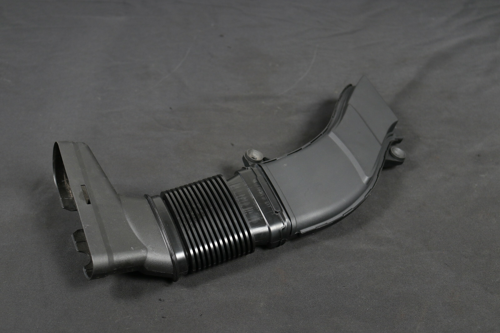 A2760902537 Mercedes CLS C218 M276 V6 Raw Air Line Hose Air Duct L -2 ...