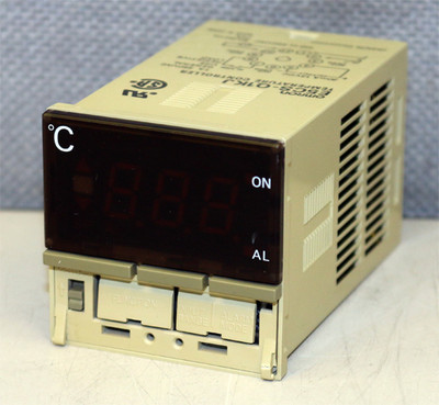 Omron E5CS-Q1KJ Temperature Controller | eBay