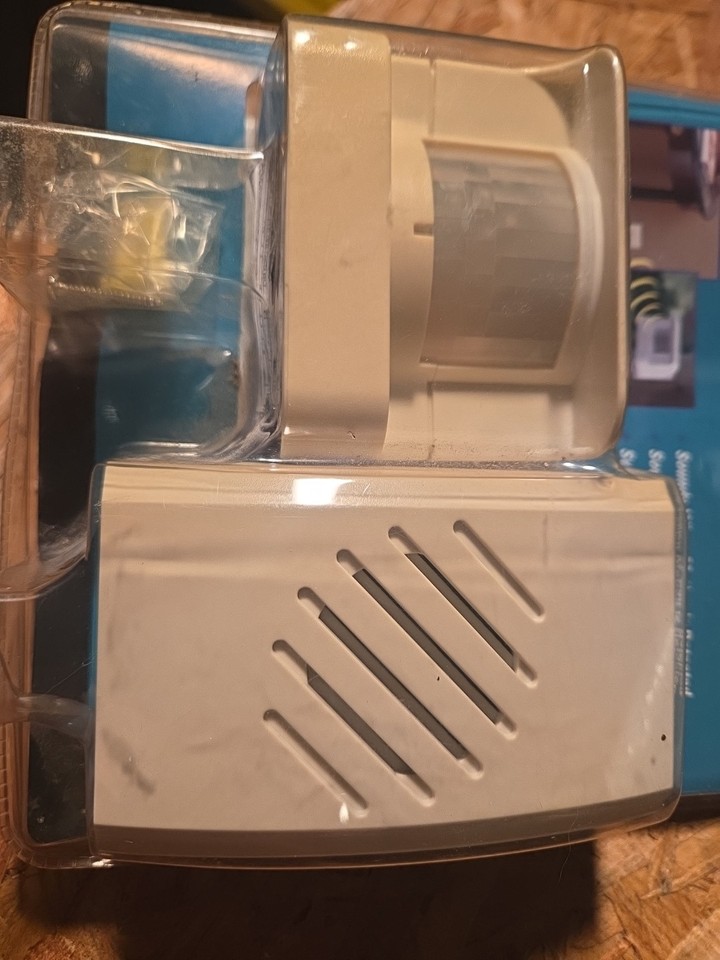 Carlon Plug-In Intruder Motion Activated Chime Security Alarm RC4610 ...