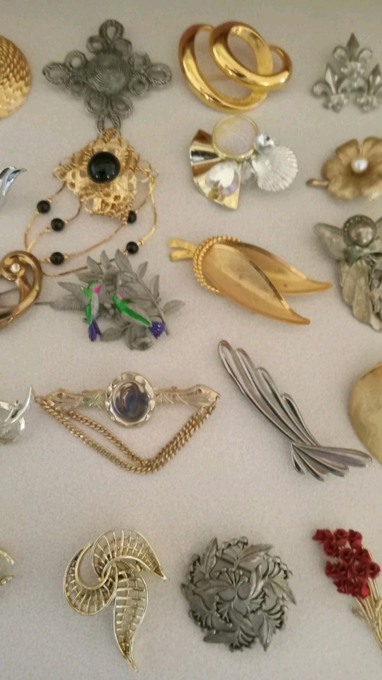 Vintage To Now Lot Of 35+ Miscellaneous Pins Brooches | eBay