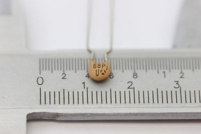 CERAMIC CAPACITOR 68pF THOMSON NOS ( New Old Stock ) 6PC C562CU6F090415 ...