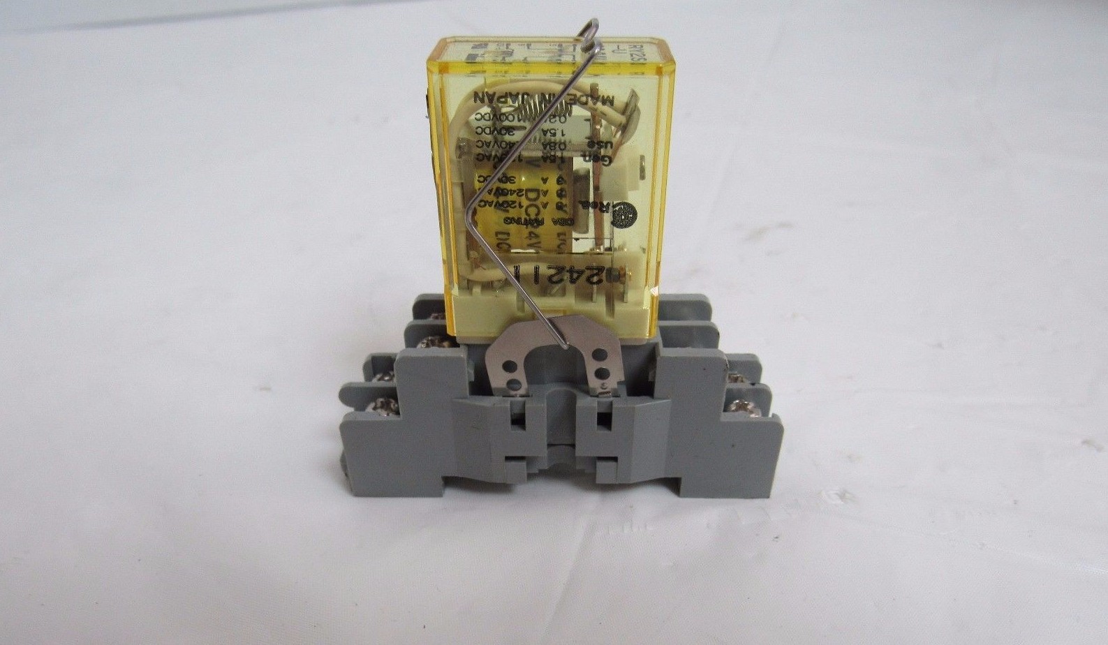 IDEC RY2S-U DC 24V RELAY w/ SY2S-05 7A 300V RELAY BASE | eBay