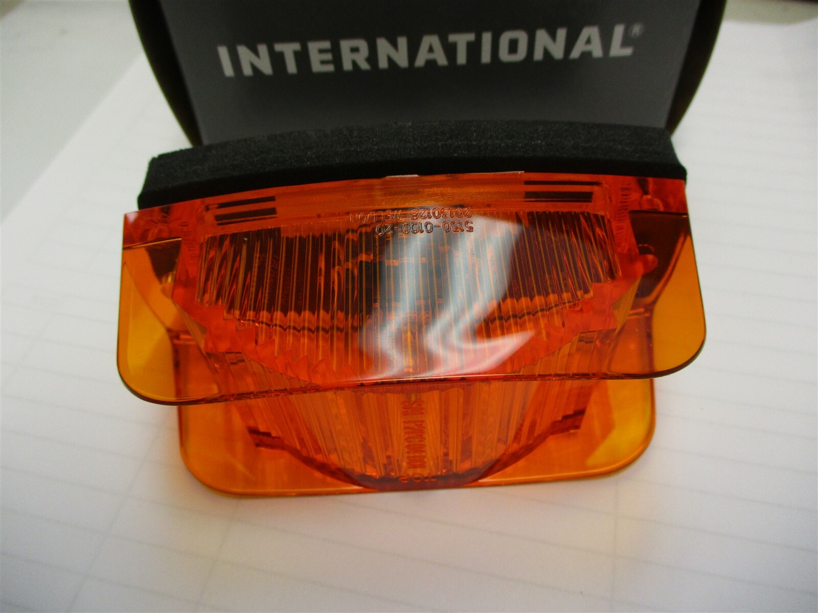 3718712C1 NEW OEM INTERNATIONAL 5150 SERIES MARKER LIGHT WELDON 5150 ...