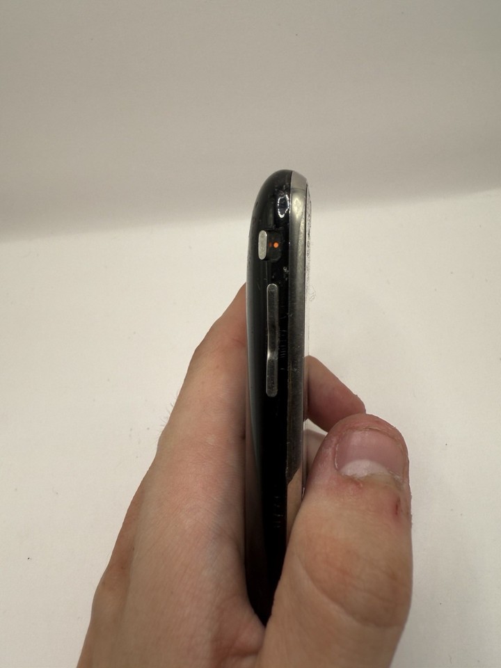 Apple iPhone 3G Black, 8GB Model A1241 ~ MB046LL/A IOS 4.2.1 NOT TESTED ...