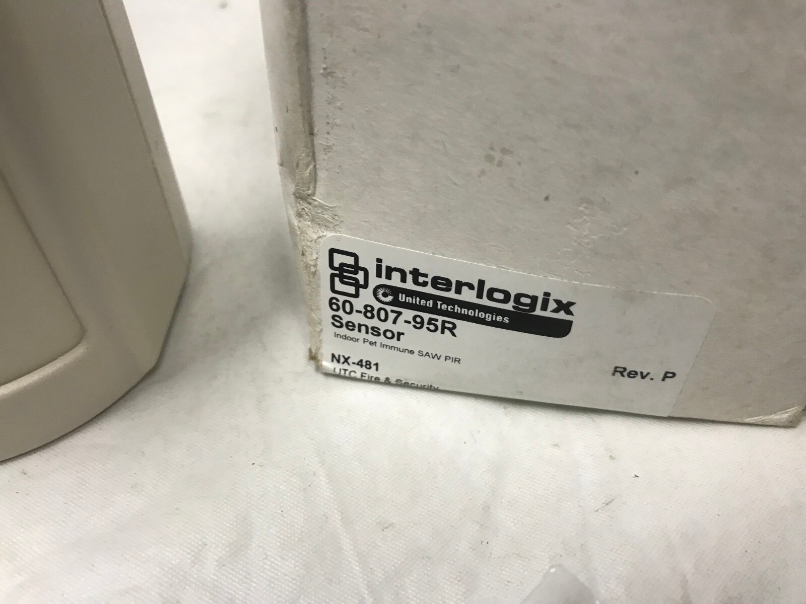 Interlogix SAW Wireless Indoor PIR Motion Detector, Pet Immune (60-807 ...