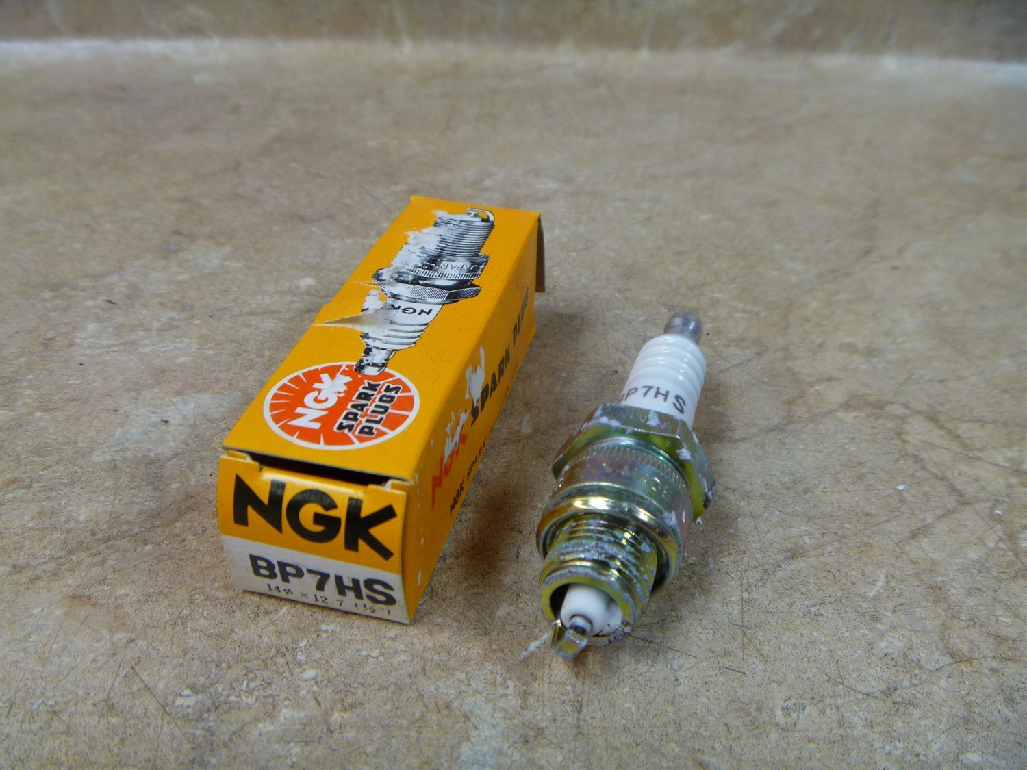 NGK BP7HS - Alternative spark plugs